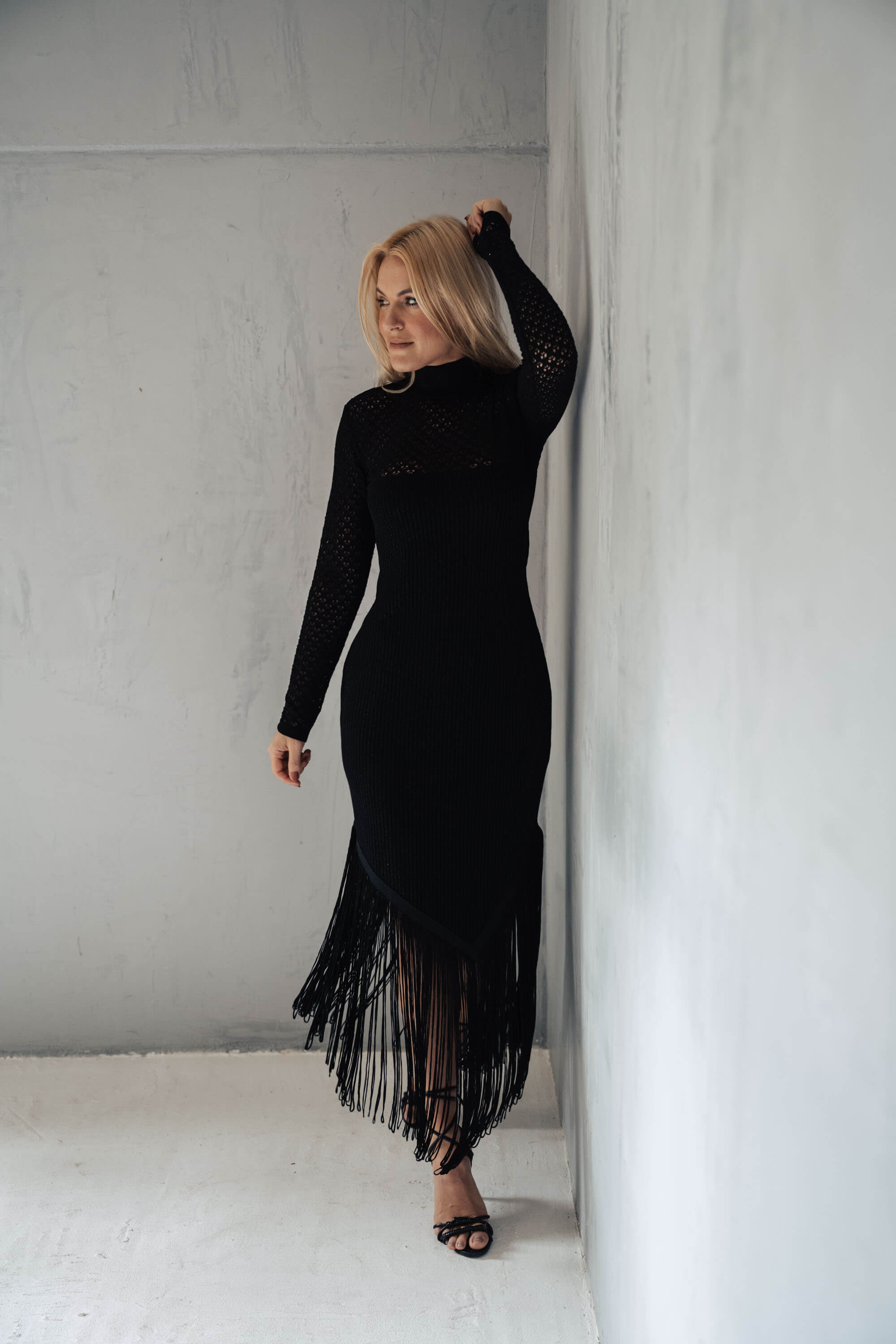 Vestido Sevilha Preto com Franjas e Brilho | Ana Vanin Brand